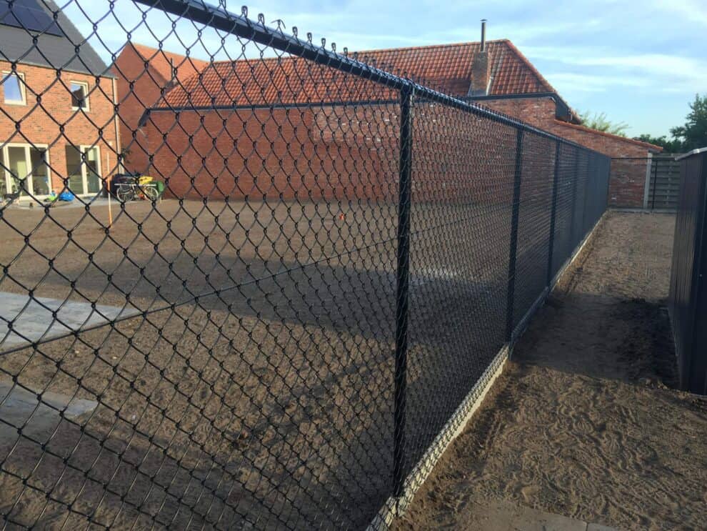 Draadafsluiting plaatsen: op maat van je tuin - Tuinafsluiter